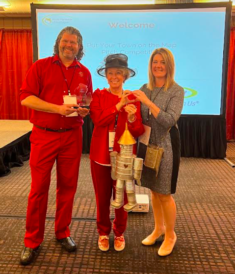 Hart wins $10k for gigantic tin man sculpture. | OceanaCountyPress.com