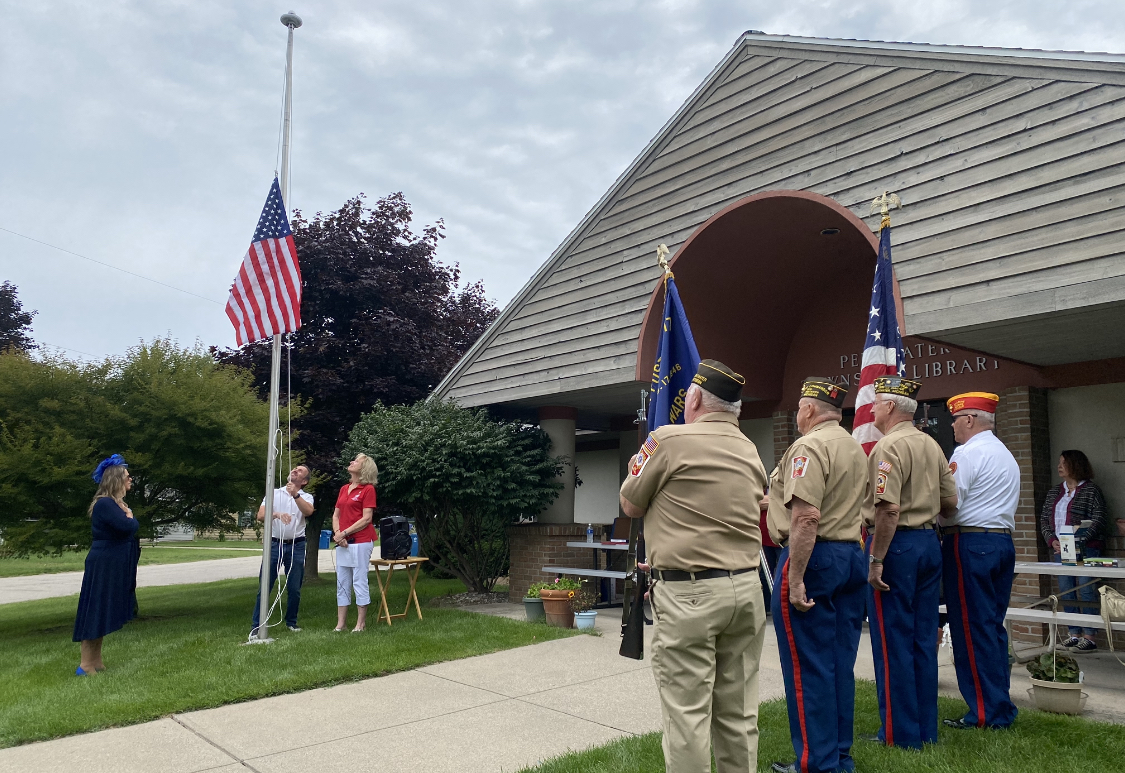 DAR donates US flag to library | OceanaCountyPress.com